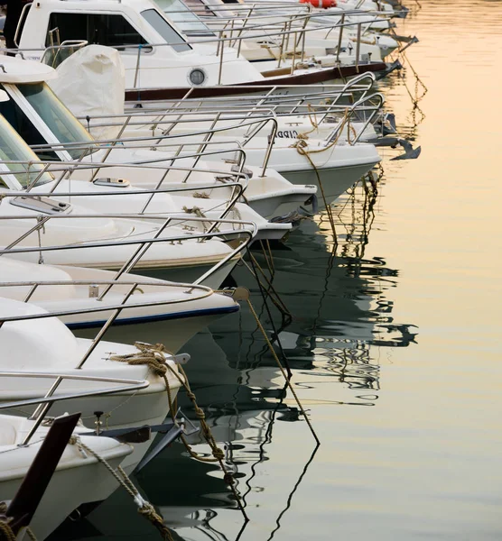 Types de bateaux Stock Photos, Royalty Free Types de bateaux Images ...