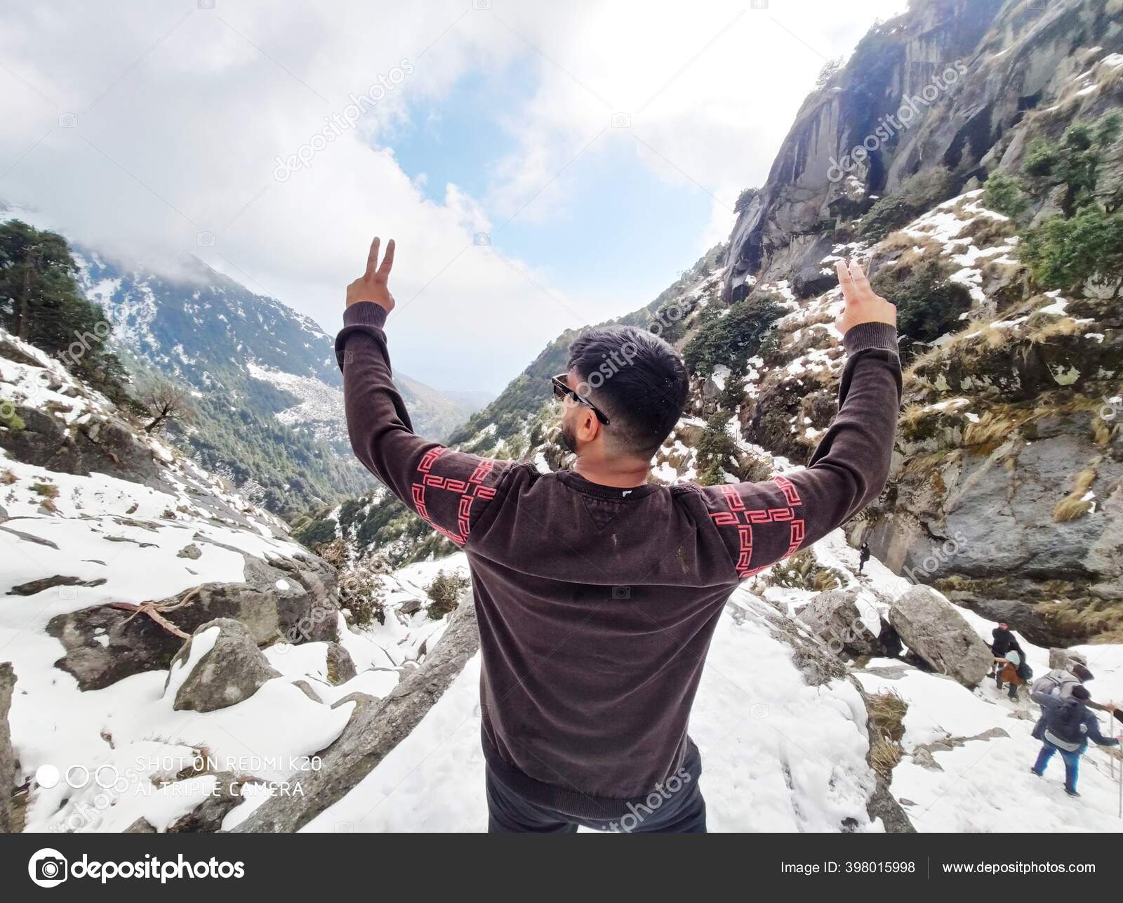 Pose Surroundings — Stock Photo © Itsrachitjain #398015998