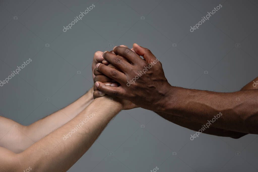 Tolerancia racial. Respetar la unidad social. Africano y cauc sico ...