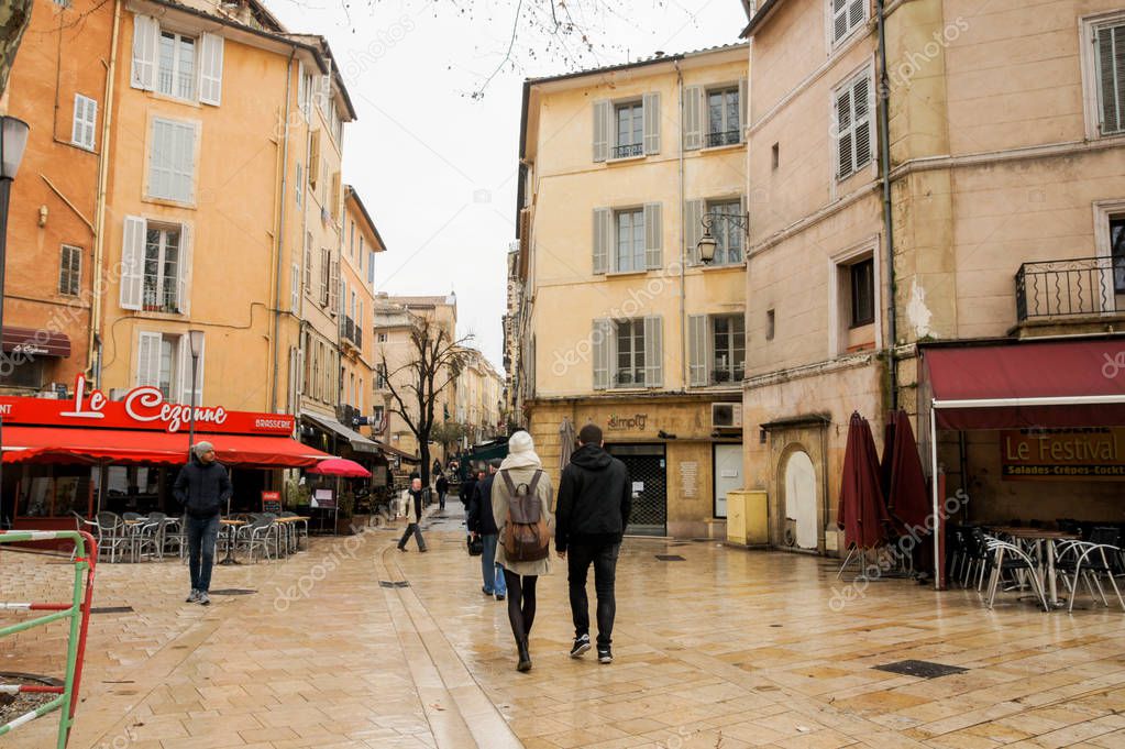 Provenza, Francia - 25 de febrero de 2018.Pasear por la ciudad ...