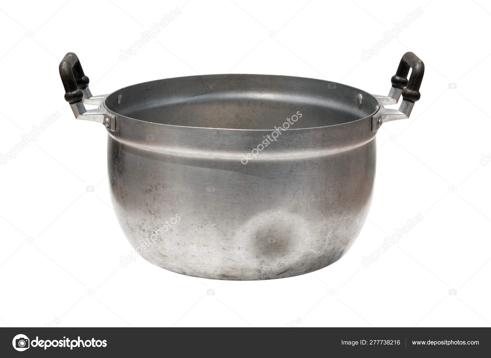 Old cooking pot isolated on white background — Stock Photo © kwanchaidp ...