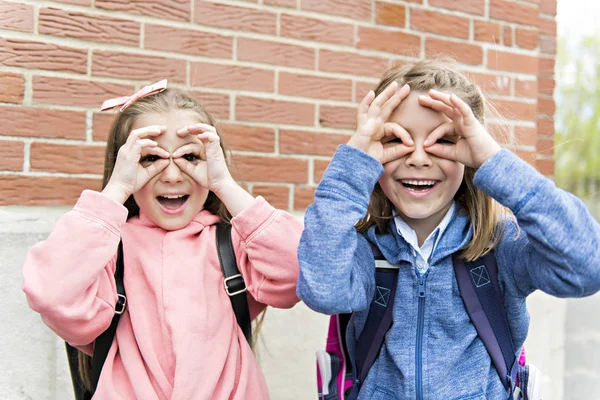 Students outside Stock Photos, Royalty Free Students outside Images ...