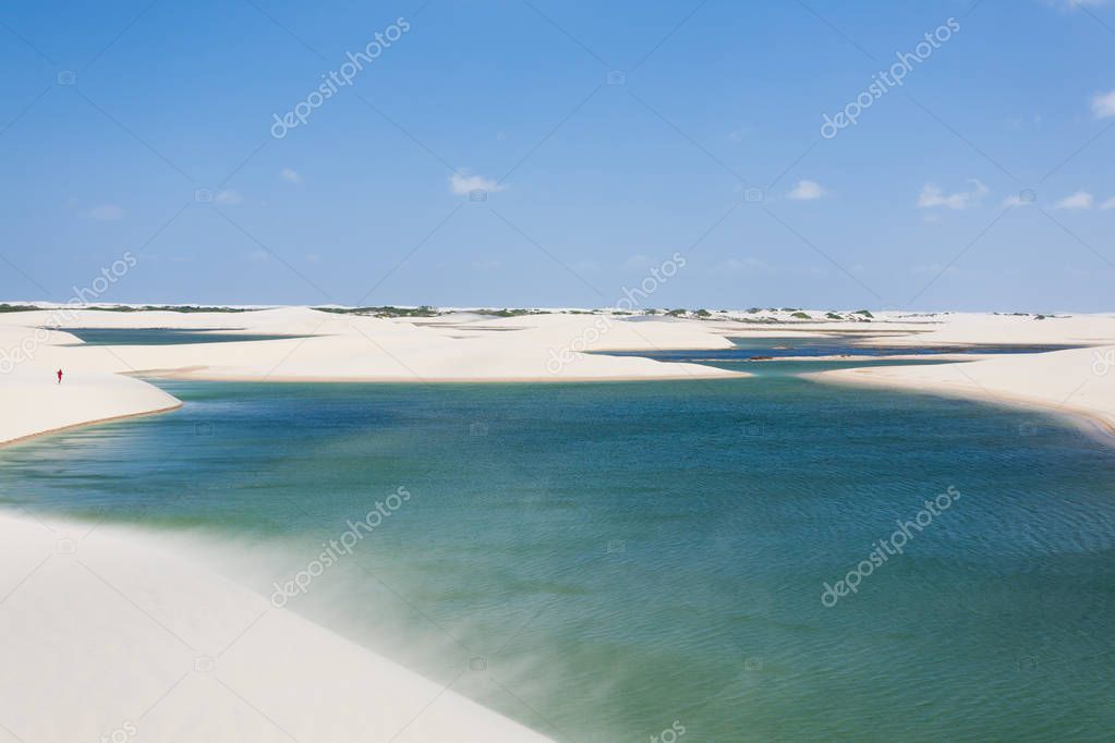 Panorama de dunas de arena blanca desde el Parque Nacional Lencois ...