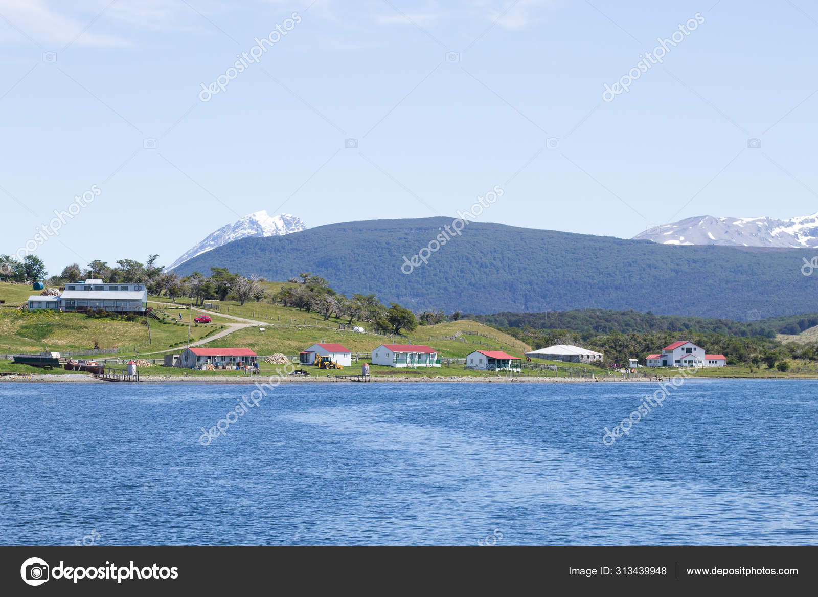 Harberton village from Beagle channel, Argentina landscape — Stock ...
