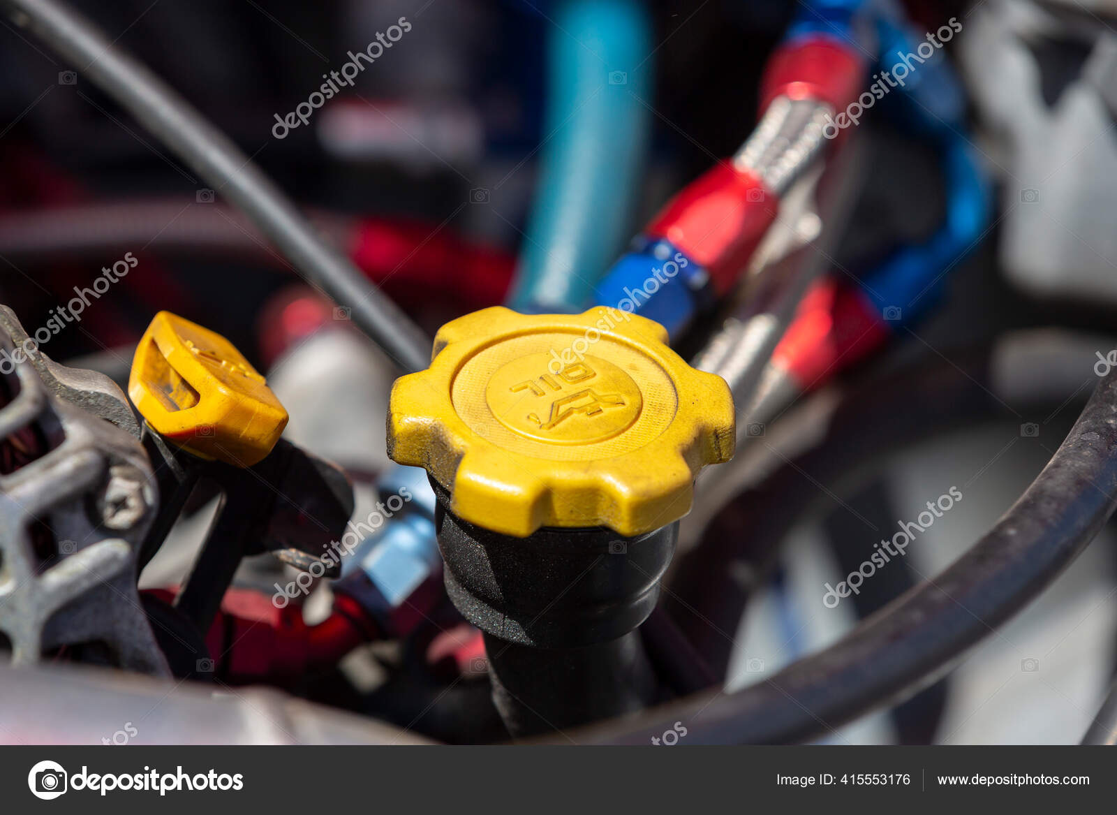 Yellow Engine Oil Cap Car Seen Hood — Stock Photo © Belish #415553176