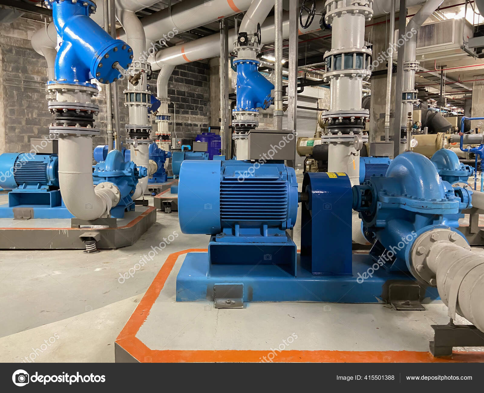 Chiller Rooms Large Industrial Refrigeration Rooms Including Motor ...