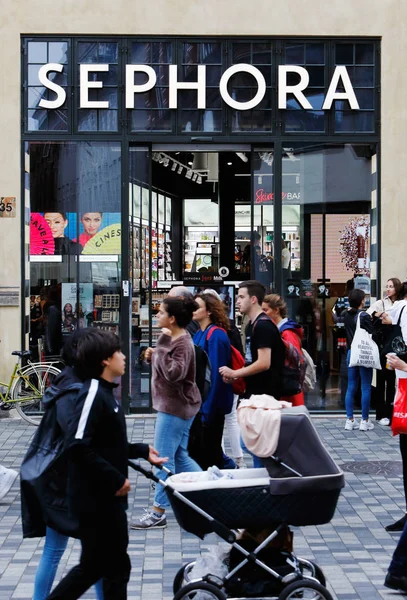 Sephora Stock Photos, Royalty Free Sephora Images | Depositphotos