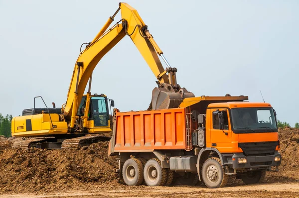 Excavator Loads Clay Body Dump Truck Sunny Summer Day — Stock Photo © P ...