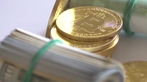 Gold bitcoin roll and rotate on a money background. Dollar,euro — Stock ...