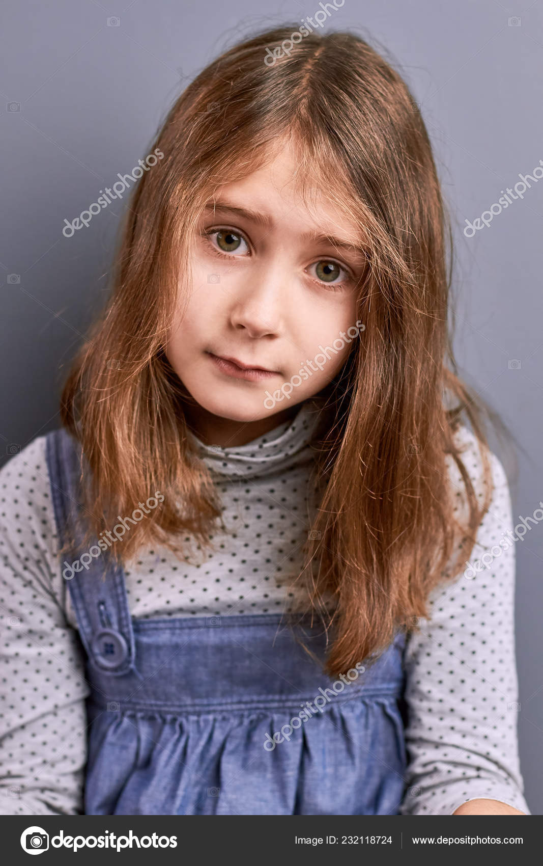 Upset Brown Hair Little Girl Portrait Sad Little Beautiful Girl — Stock Photo © Denisfilm #232118724