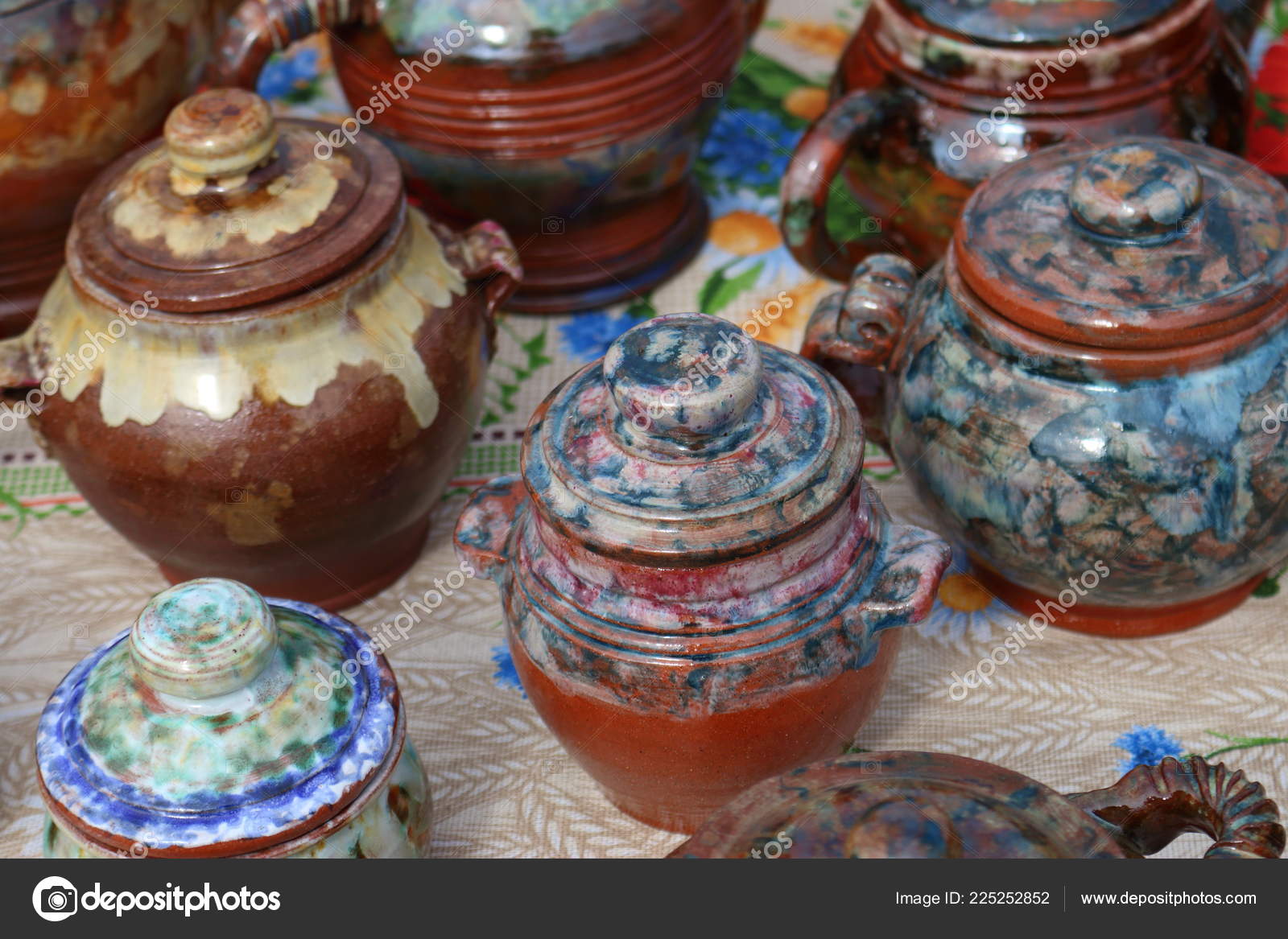 Clay Dishes Clay Cups Bowls Teapots — Stock Editorial Photo © DmZo ...