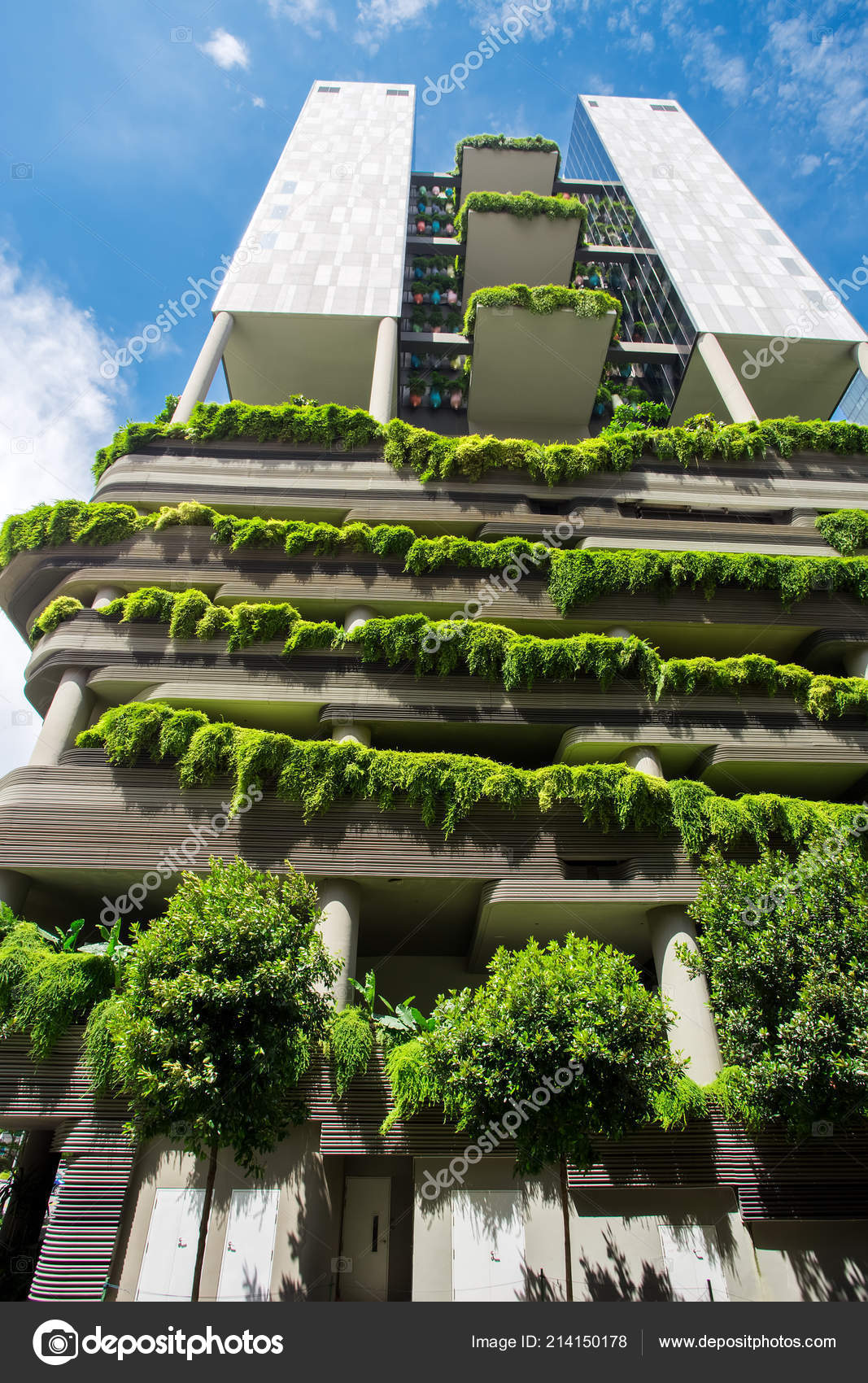 Green Nature Facade Modern Futuristic Building Singapore City – Stock ...