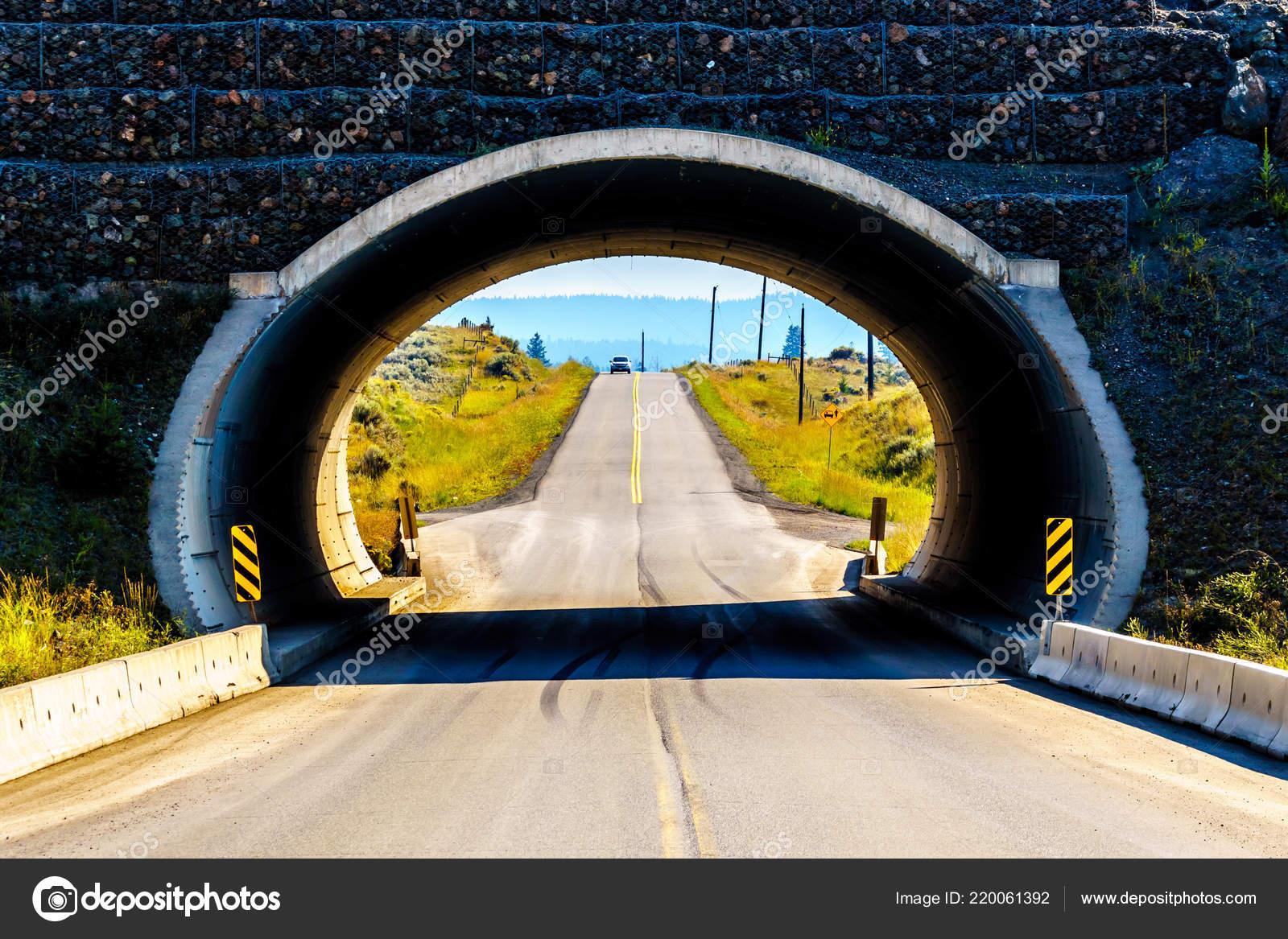 Tunnel Inks Lake Road Lac Jeune Road Kamloops British Columbia — Stock ...