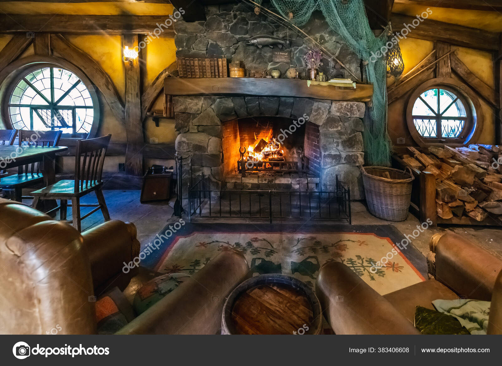 Green Dragon Tavern Interior Hobbiton New Zealand Place Hobbits Live ...