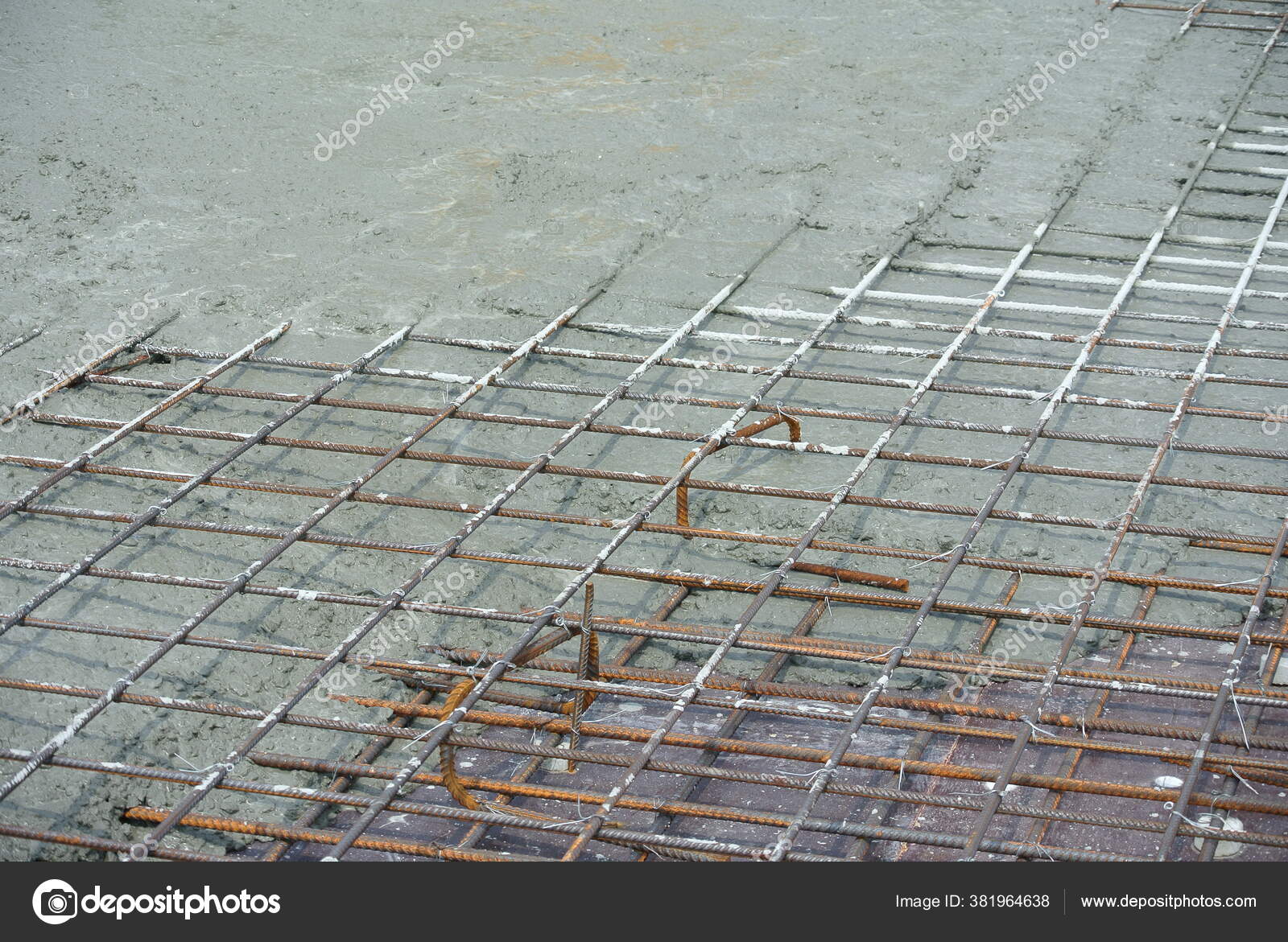 Wet Concrete Poured Steel Reinforcement Form Strong Floor Slabs — Stock ...