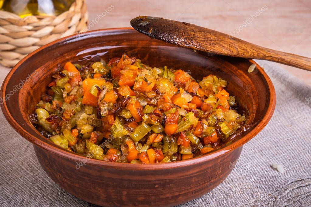 Las bases fritas vegetales para la zanahoria y los platos de cebolla de ...
