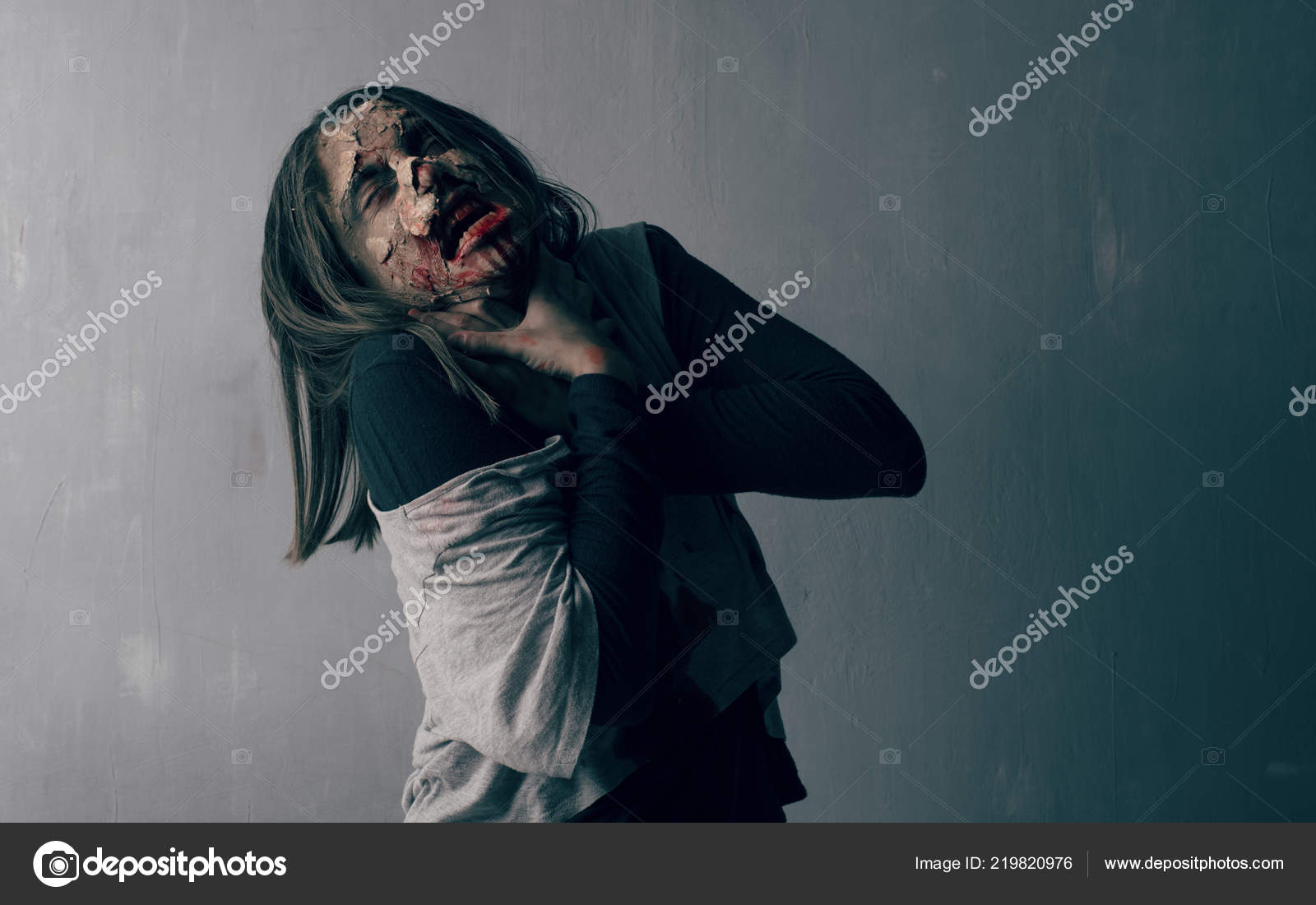 Dead Woman Zombie Horror Halloween Concept — Stock Photo © kues #219820976