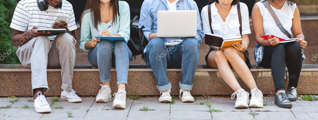 Students outside Stock Photos, Royalty Free Students outside Images ...