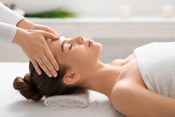 Acupressure Stock Photos, Royalty Free Acupressure Images | Depositphotos