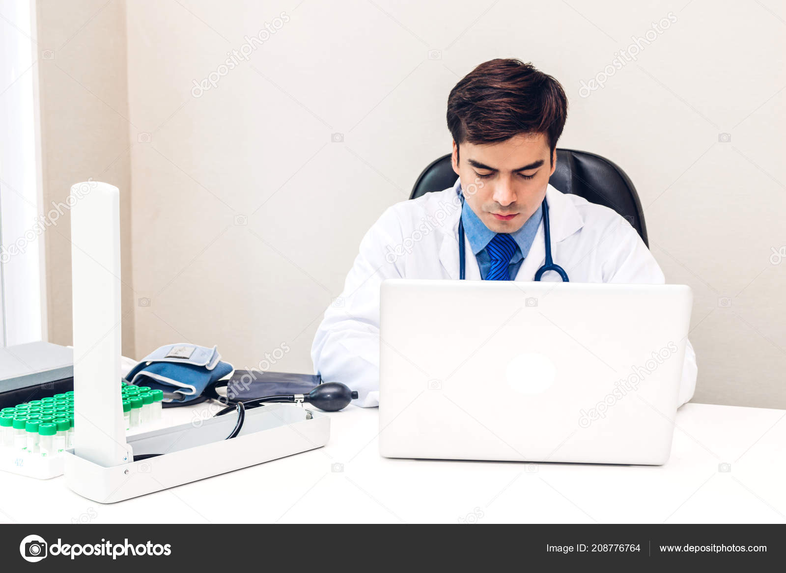 Doctor Stethoscope Working Laptop Computer Hospital Healthcare Medicine ...