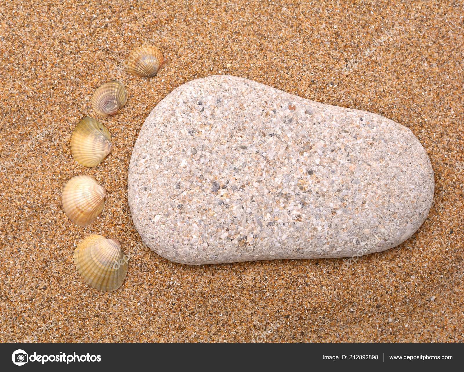 Pebble Footprint Witth Seashells Sand — Stock Photo © adrianciurea69 ...