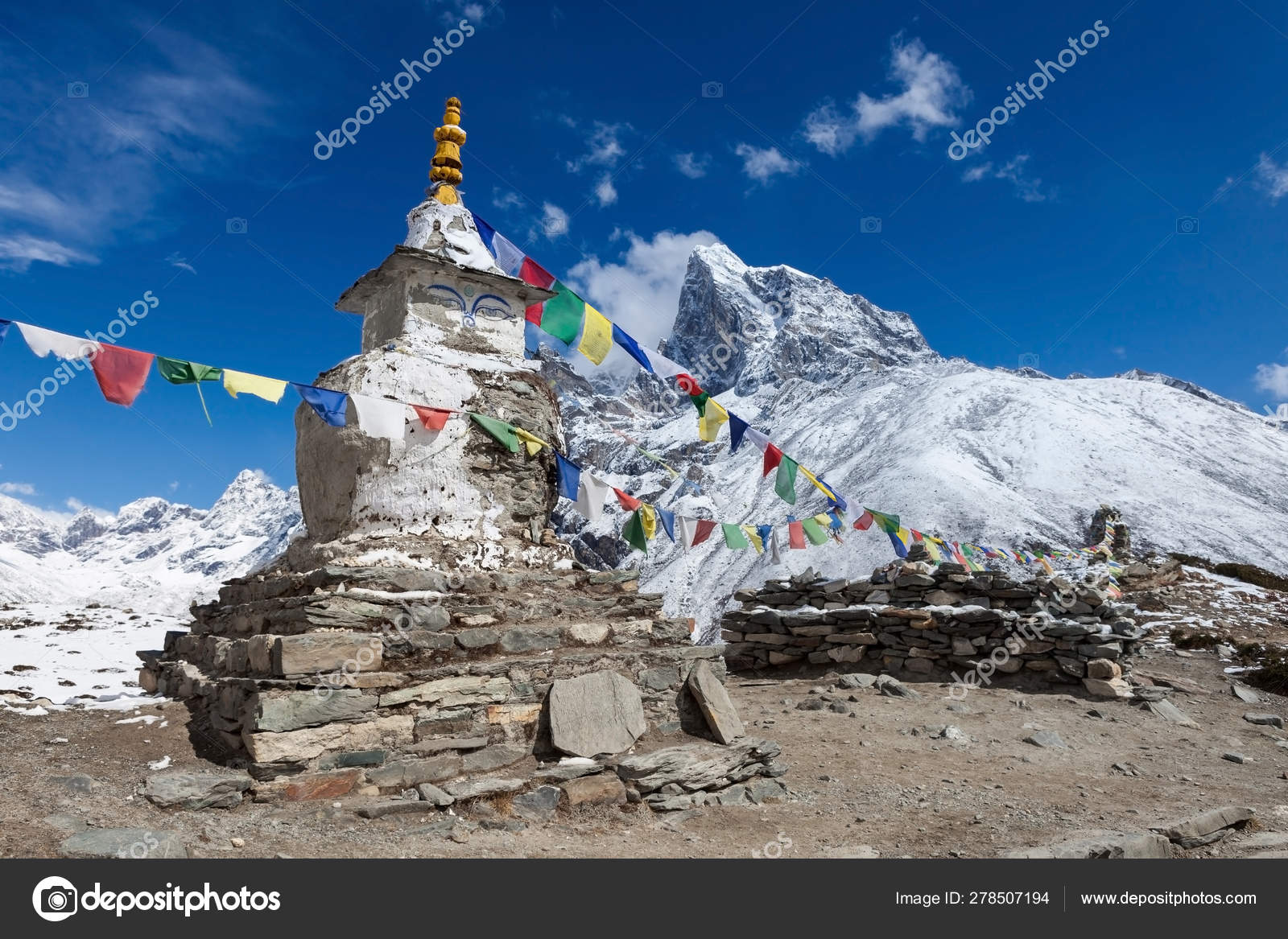 Himalayalar Nepal güzel Everest Base Camp rota üzerinde bir Budist ...