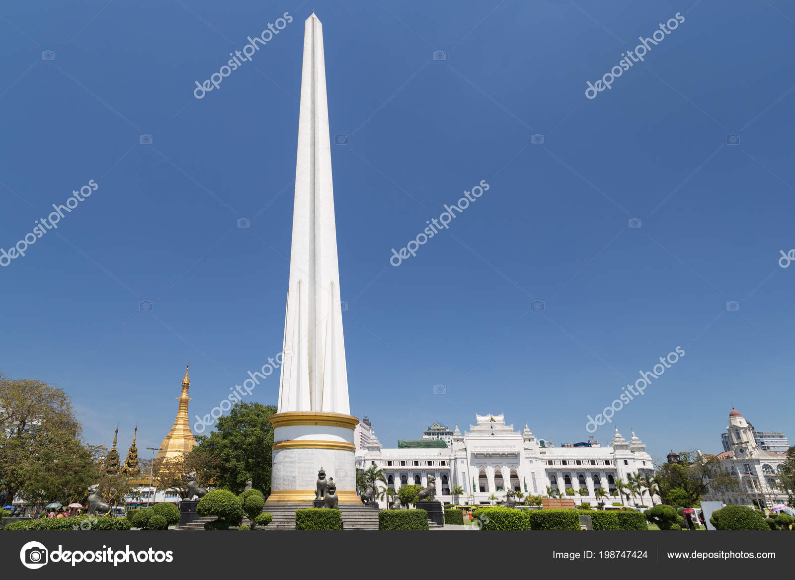 Independence Monument Maha Bandula Park Sunny Day Public Park Downtown ...