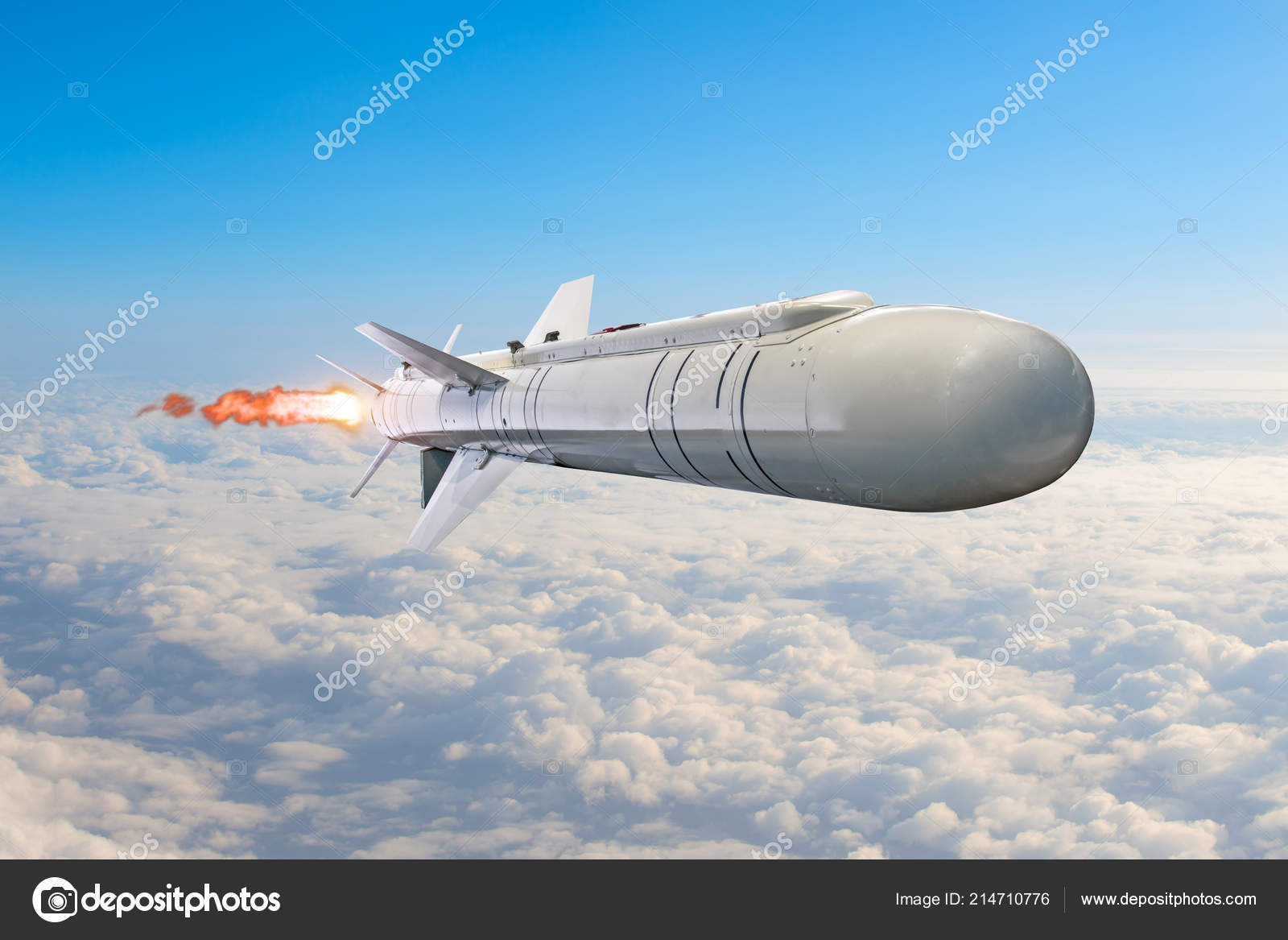 Rocket Launch Fire Clouds Large Rocket Fire Engines Flying Sky — Stock ...