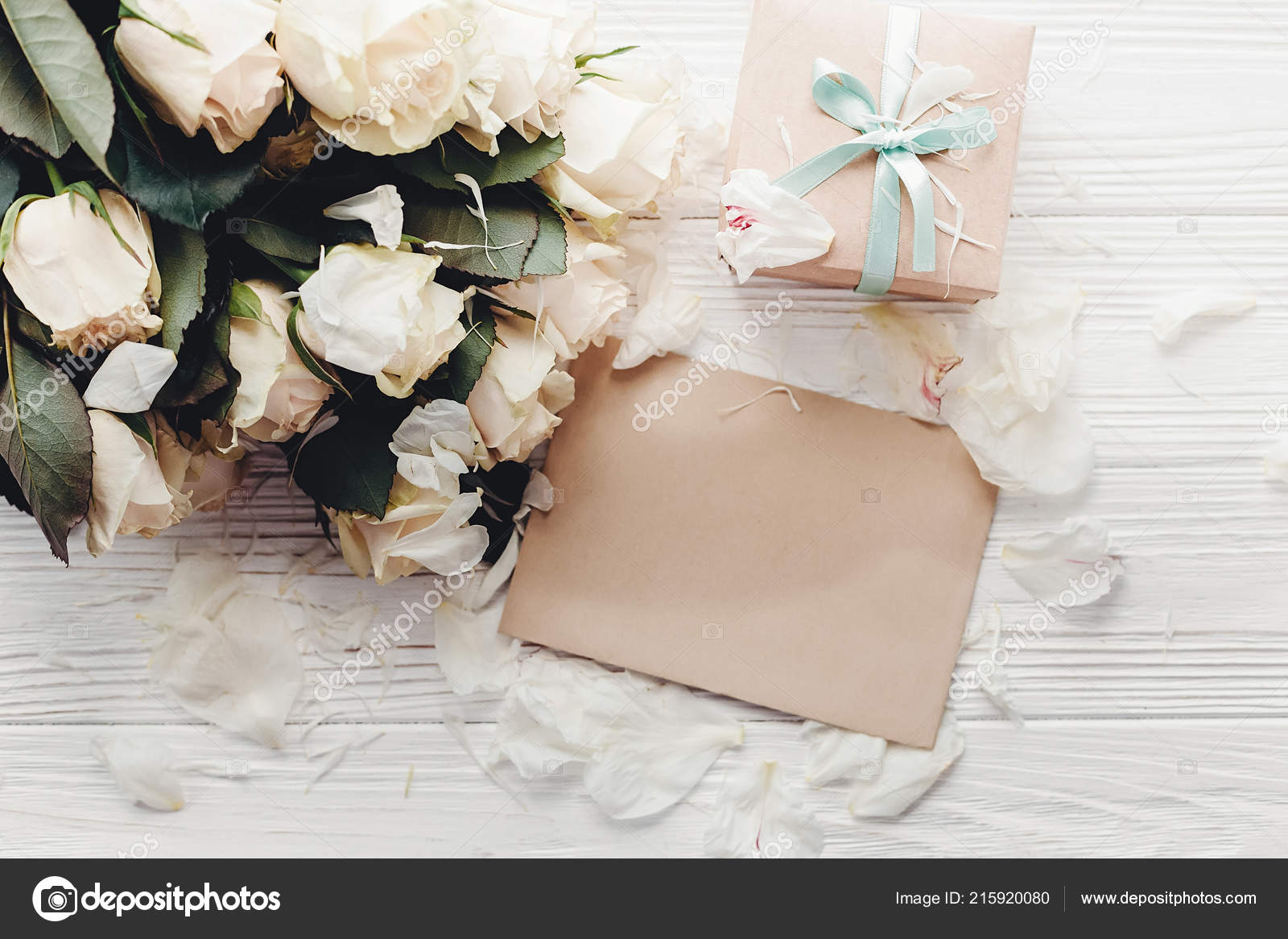 White Roses Empty Card Gift Box Wooden Background Flat Lay — Stock ...