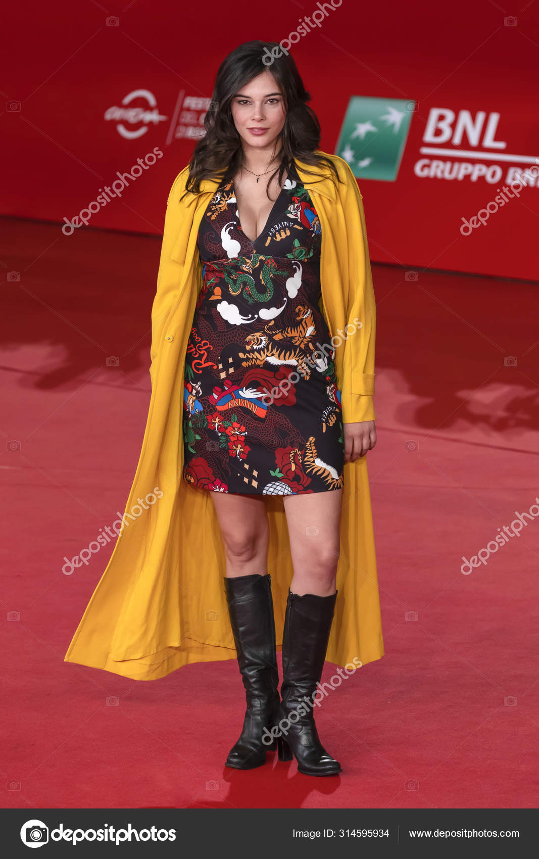 Italian actress Neva Leoni – Stock Editorial Photo © Polifoto #314595934