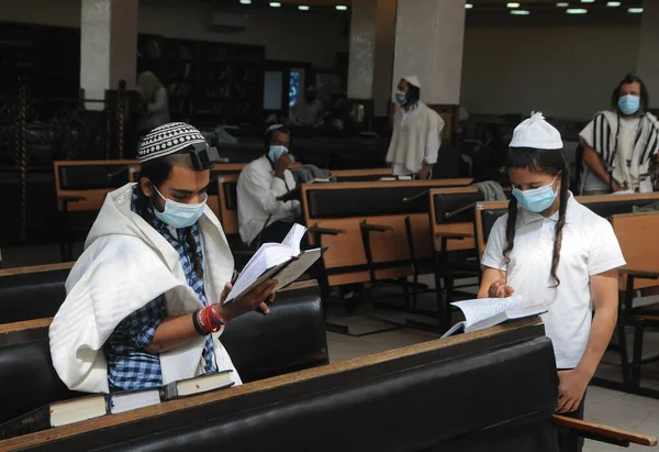 Hasidim (adherentes de una de las ramas del judaísmo) en Uman (región ...