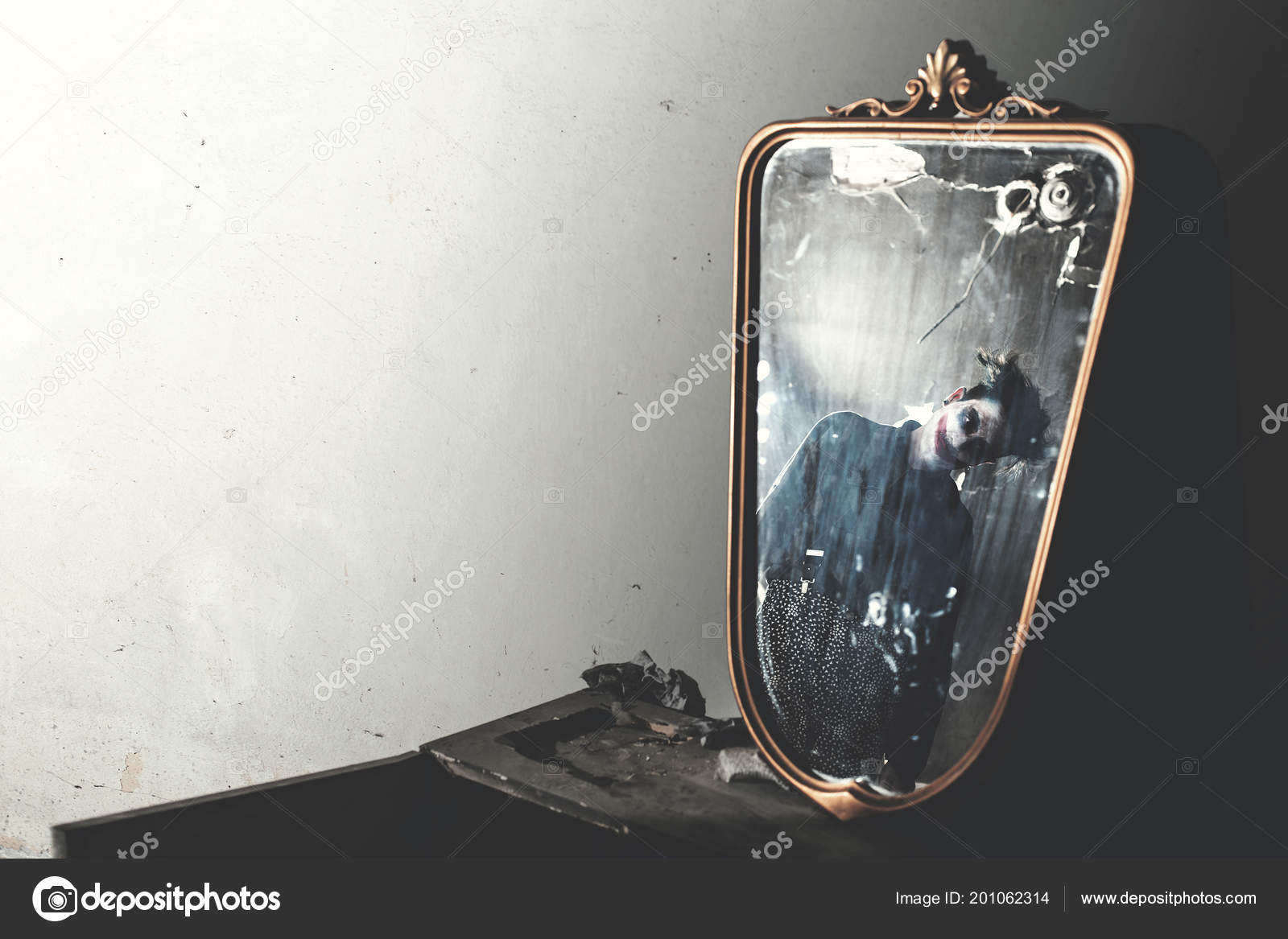 Creepy Clown Reflection Mirror Stock Photo by ©frankie_s 201062314