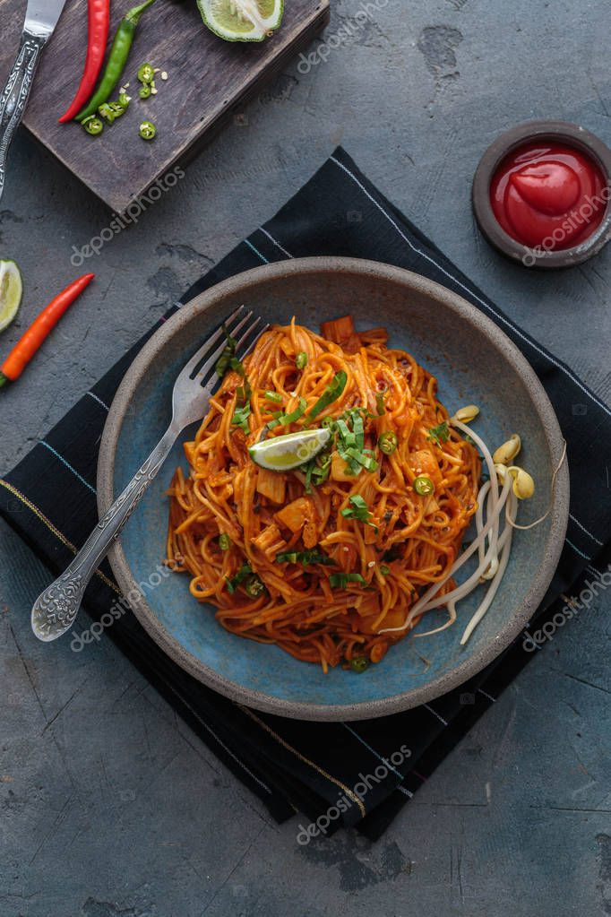 India mee goreng o mee goreng mamak, cocina indonesia y malaya, fideos ...