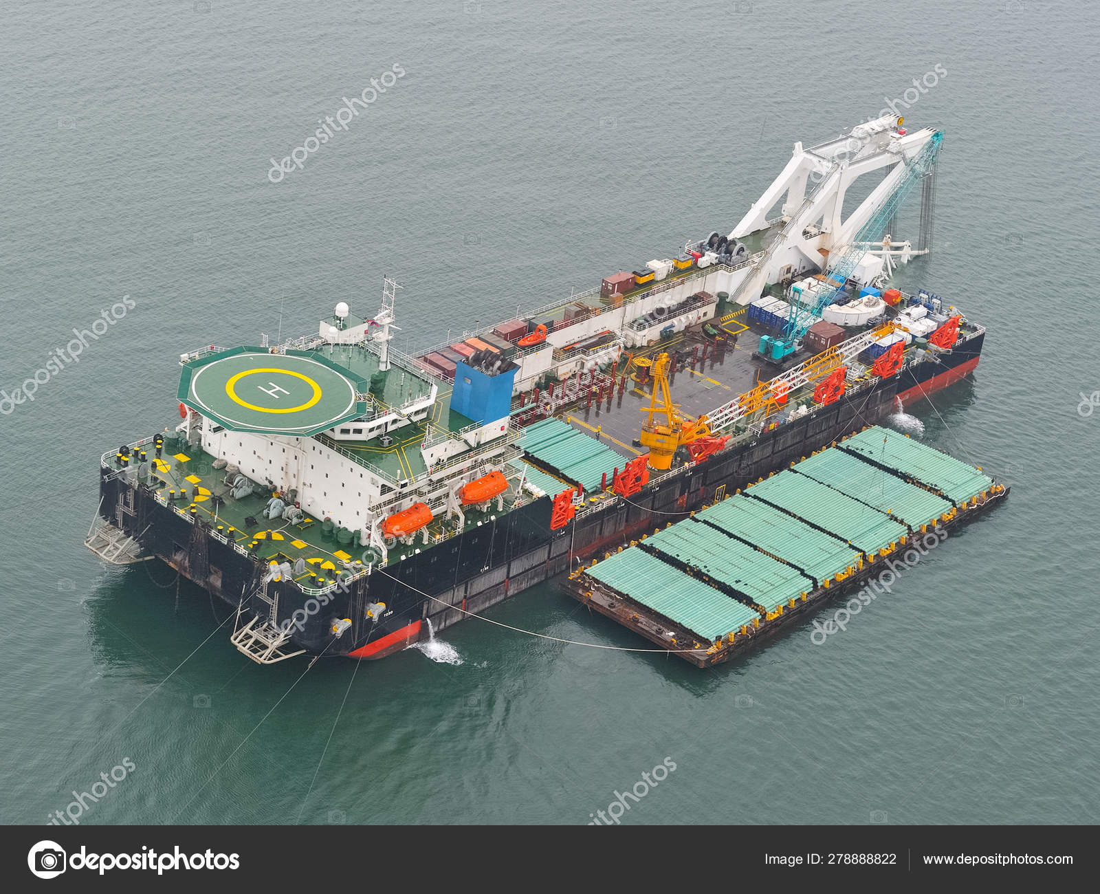 The pipelaying barge — Stock Photo © Leonid_Eremeychuk #278888822