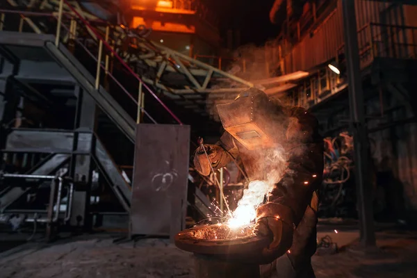 Metal powder worker Stock Photos, Royalty Free Metal powder worker ...