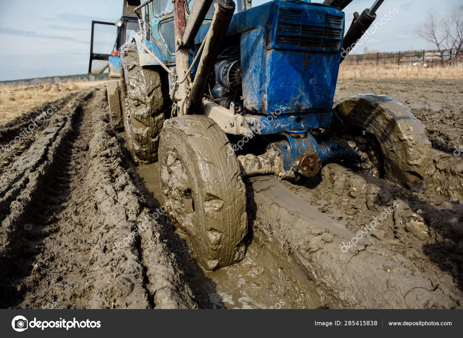 Tractor Stuck Mud Bad Road Clay Stuck Wheels Stock Photo by ©river34 ...