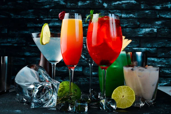 People drinking cocktails Stock Photos, Royalty Free People drinking ...