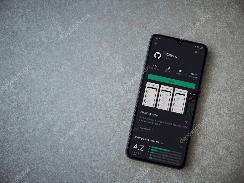 Lod, Israel - 8 de julio de 2020: GitHub app play store page on the display of a black mobile ...