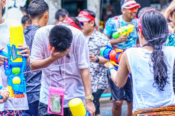 Songkran bangkok fotos de stock, imágenes de Songkran bangkok sin ...