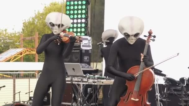 833 Grappige vreemdeling Videos, Royalty-free Stock Grappige ...