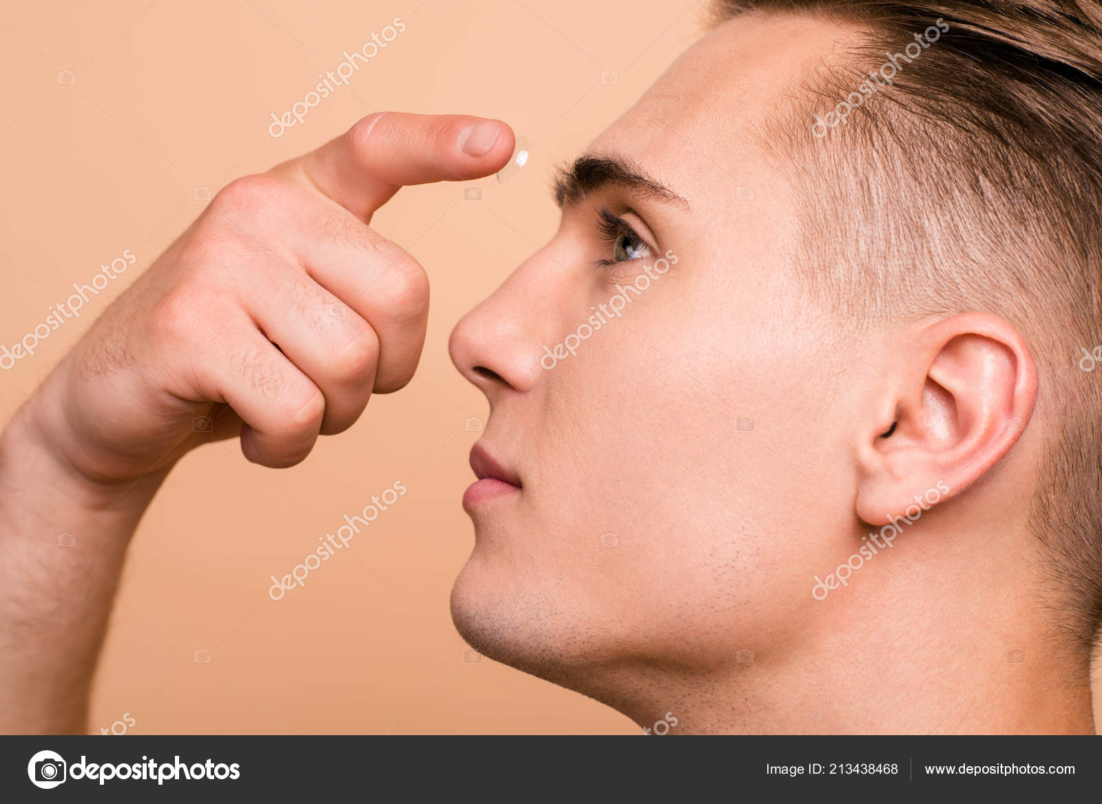 Vision and ophthalmology concept. Profile side view close up cro ⬇ ...