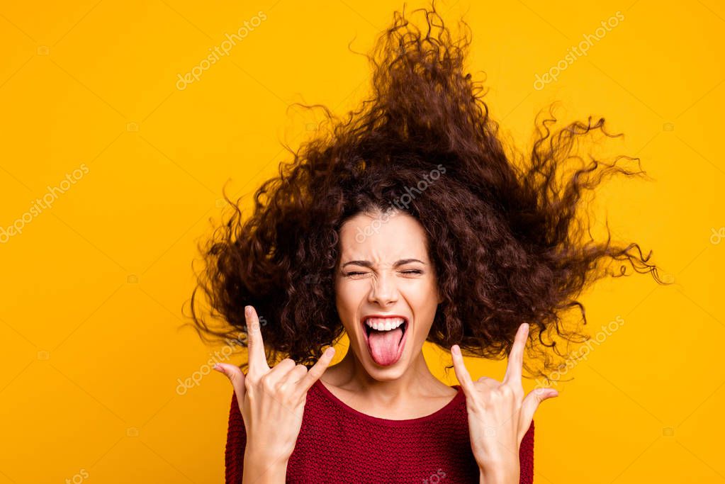 De cerca la foto increíble hermosa su señora pelo vuelo tan contento ...