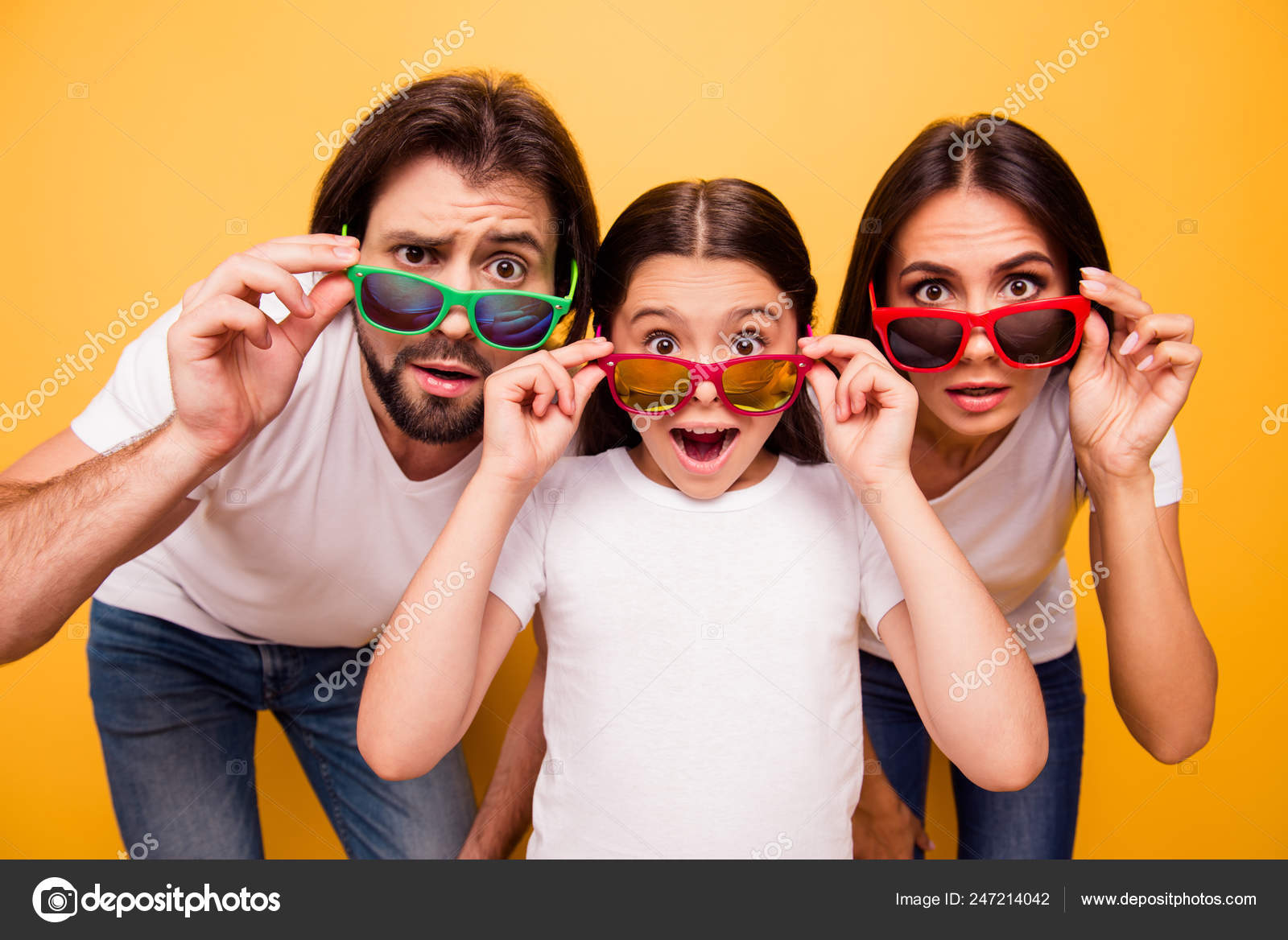 Portrait of nice lovely attractive cheerful amazed people having fun ...