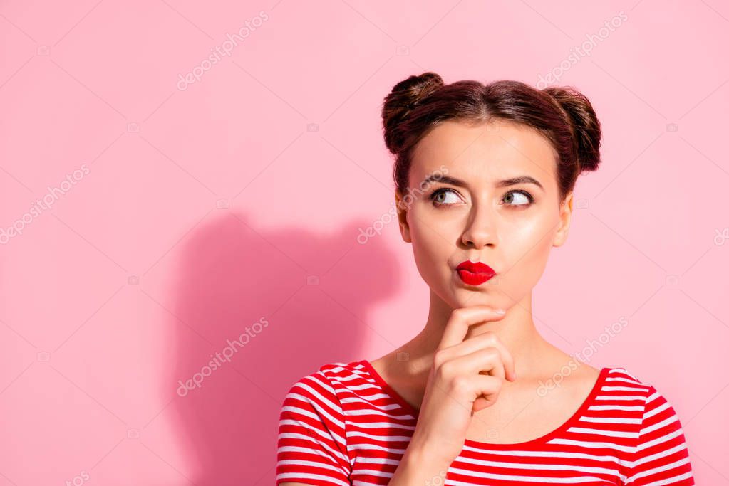 De cerca la foto hermosa ella su señora bonita dos bollos labios de ...