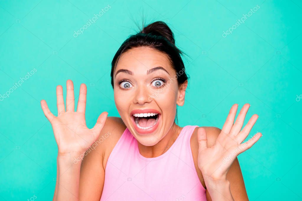 De cerca la foto hermosa ella su señora bastante peinado dentadura ...