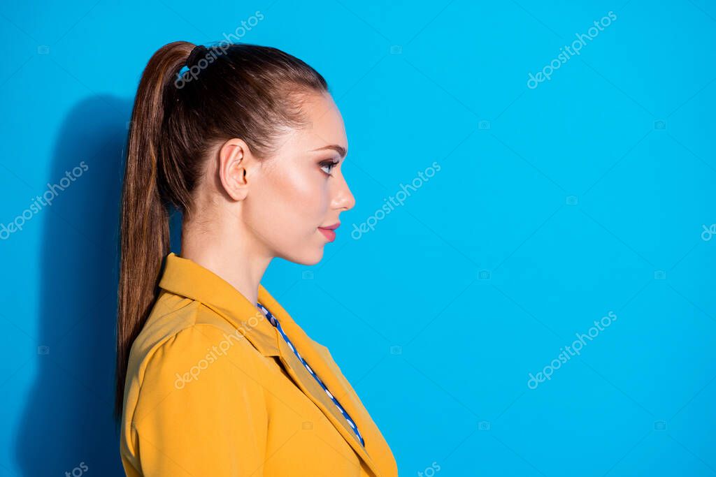 Primer plano perfil vista lateral retrato de ella ella agradable ...