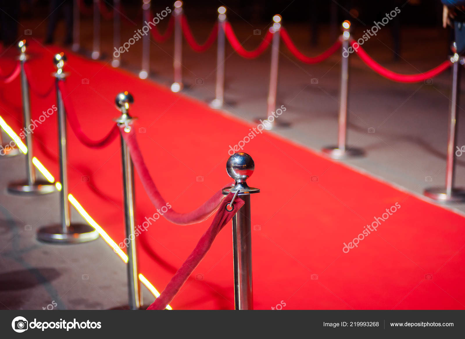 Long Red Carpet Rope Barriers Entrance — Stock Photo © alipko #219993268