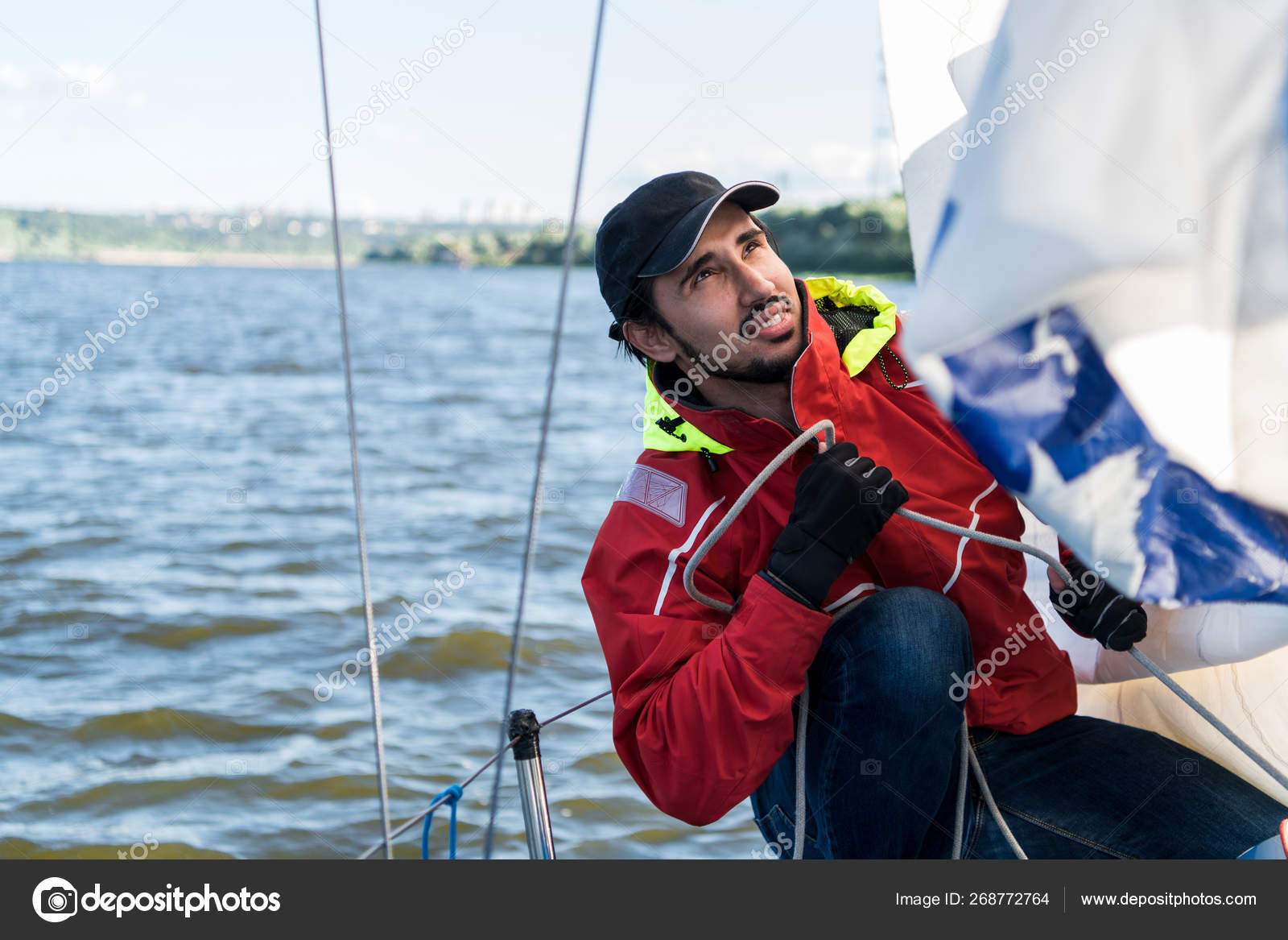 Yacht sailor pulling rope. Man working on sailboat. — Stock Photo ...