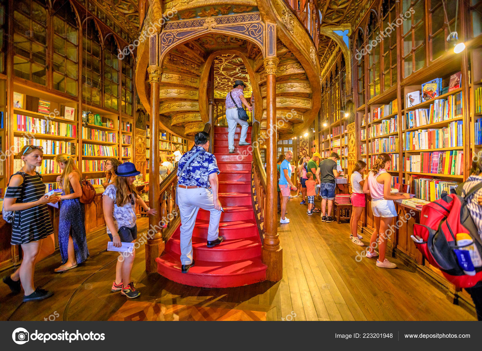 Bibliothèque Lello à Porto — Photo éditoriale © bennymarty #223201948