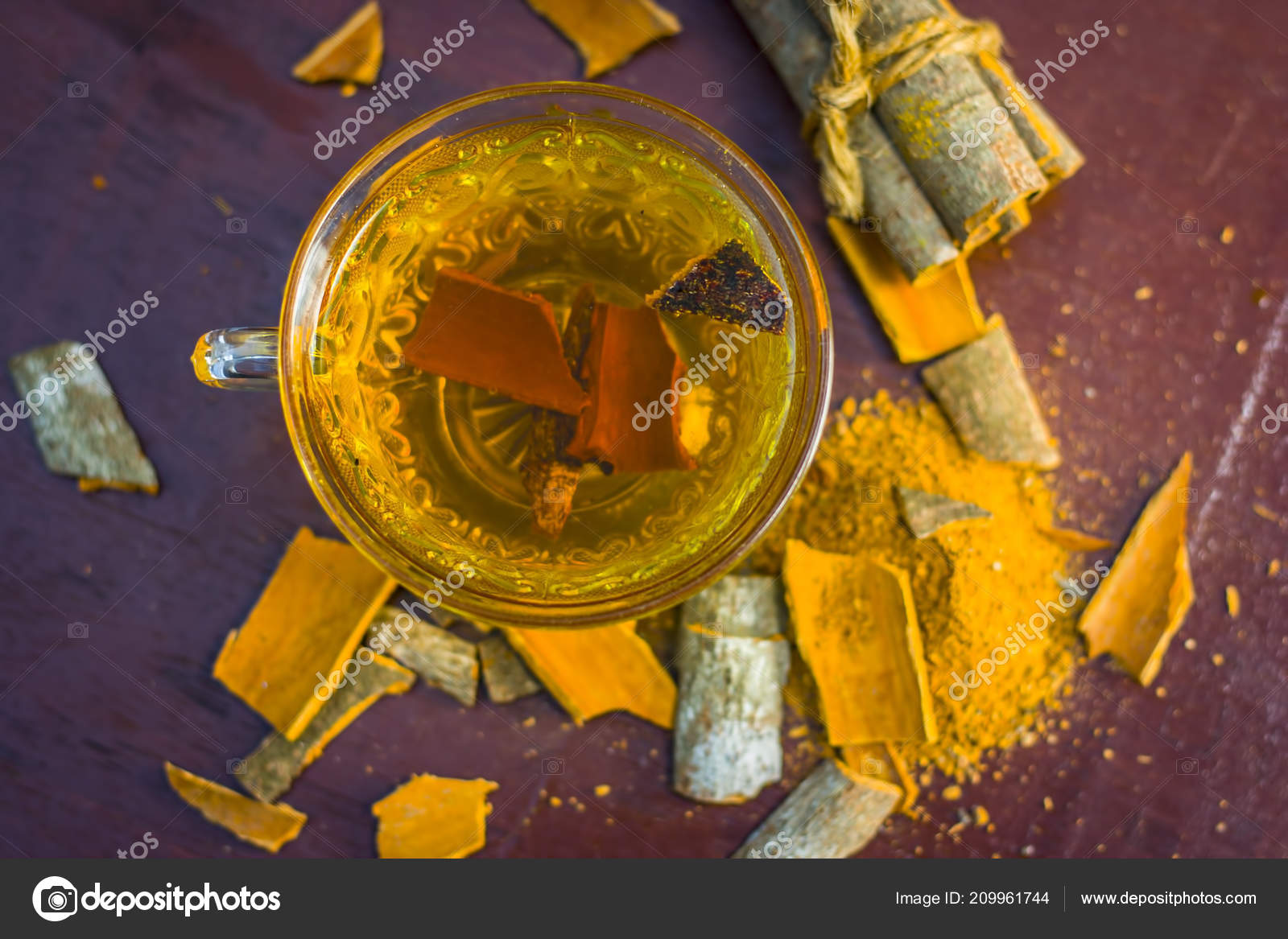 Close Tea Cinnamon Cinnamomum Zeylanicum Whole Cinnamon Its Powder ...